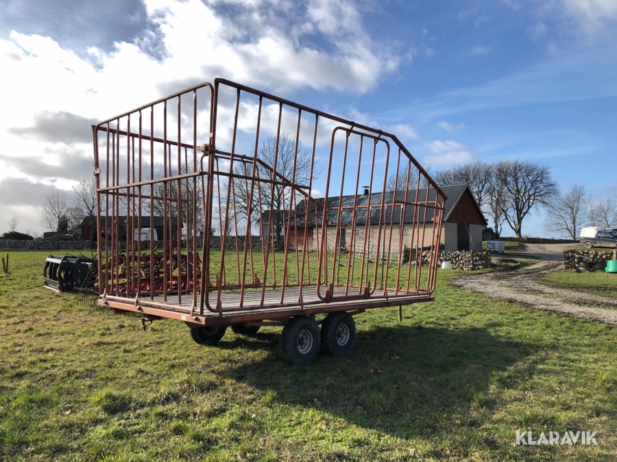 Klaravik Auktioner | Balvagn till traktor