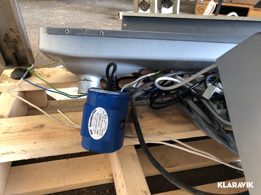 Klaravik Auktioner | Värmepump utedel inklusive styrning CTC Ecoair 107