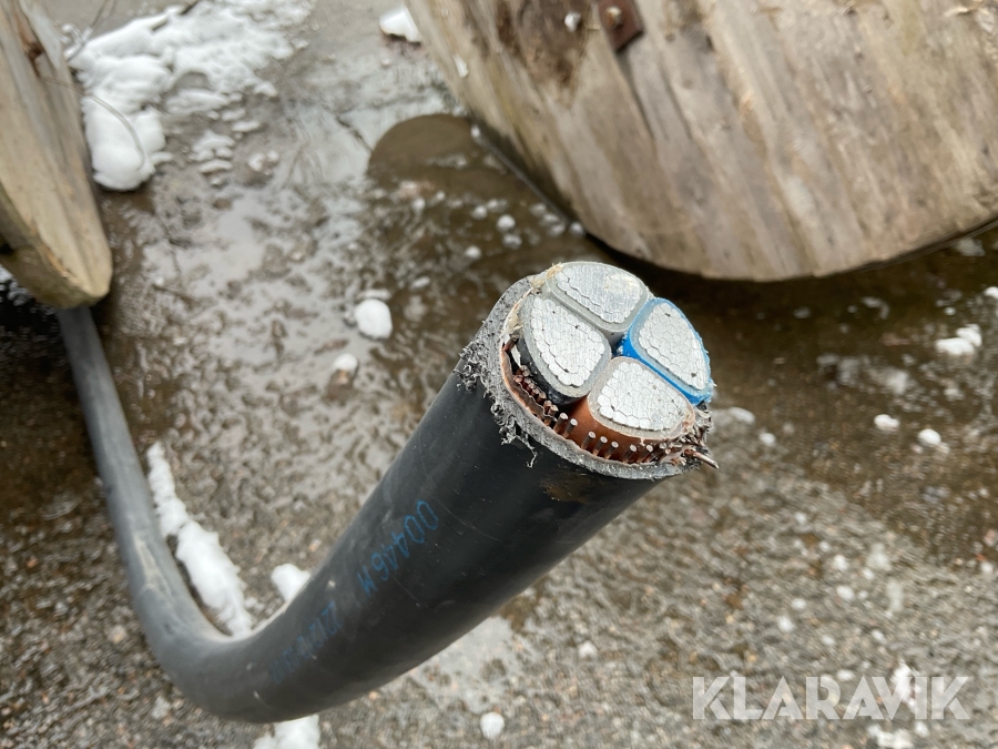 Kabeltrumma med kabel Solar AXQJ Easy 4x240/72 1kV SV, Tings