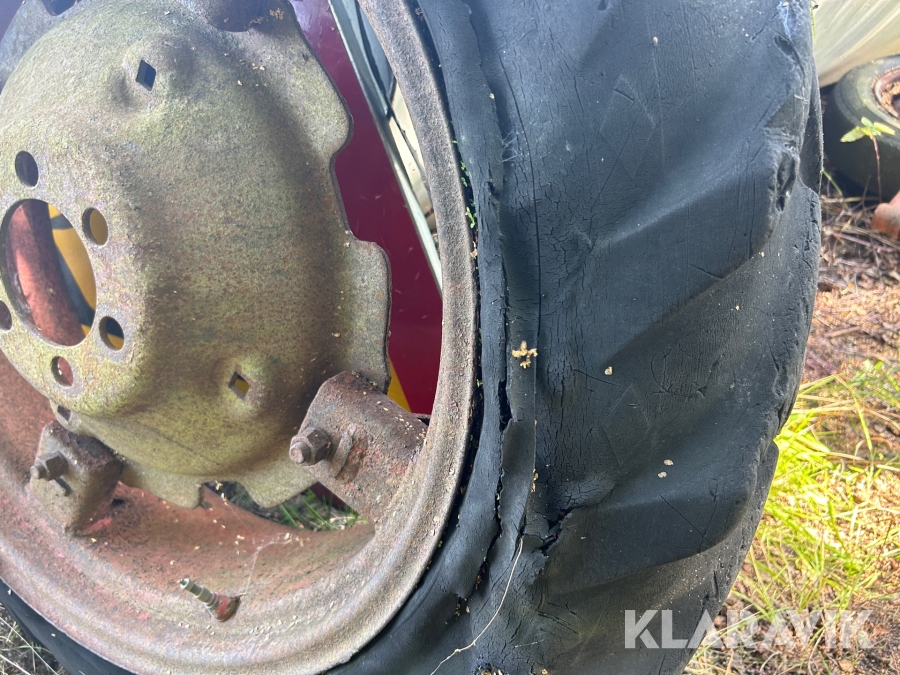 Volvo BM 10 fälgar och däck, Lidköping, Klaravik auktioner