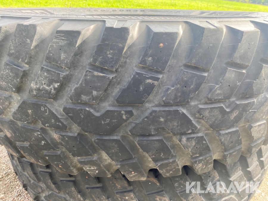 Traktordäck Nokia 480/80-38, Västerås, Klaravik auktioner