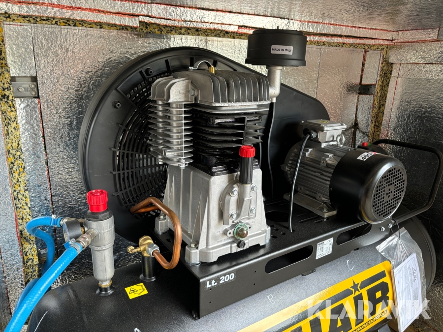 Kompressor Nuair NB5/5,5CT/200, Eksjö, Klaravik auktioner