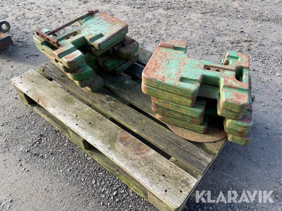 Klaravik Auktioner | Frontvikter John Deere 10 st 42 kg st