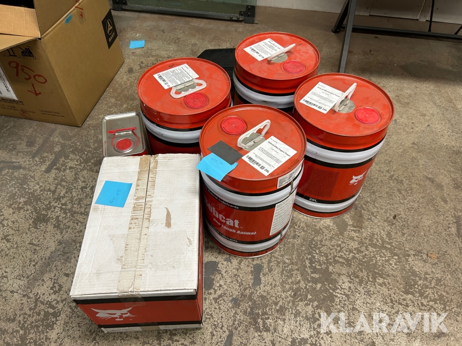 Parti med Olja Bobcat, Luleå, Klaravik auktioner