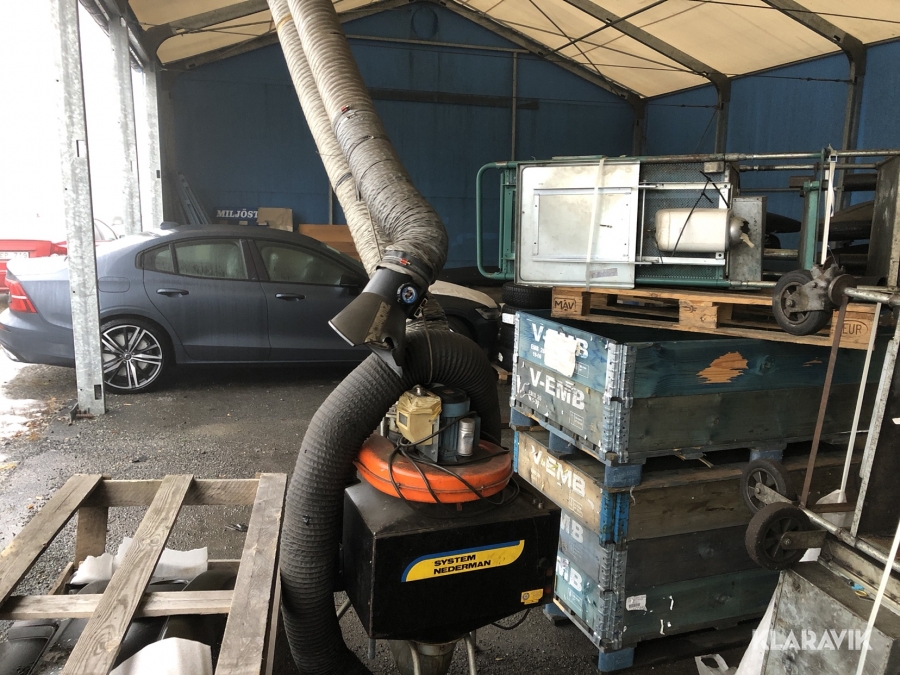 Klaravik Auktioner | Punktutsug nederman