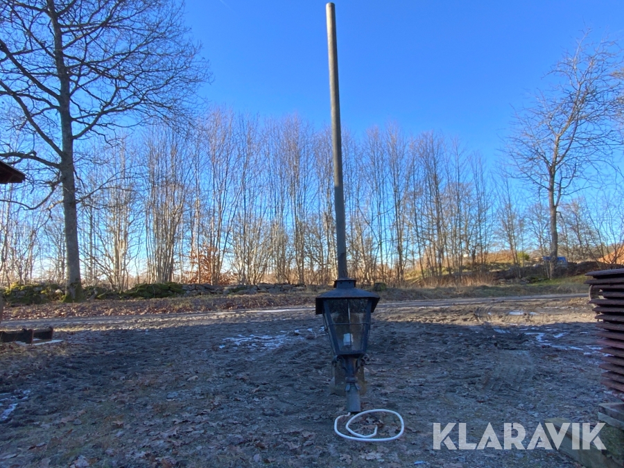 Lyktstolpe med lykta, Alingsås, Klaravik auktioner