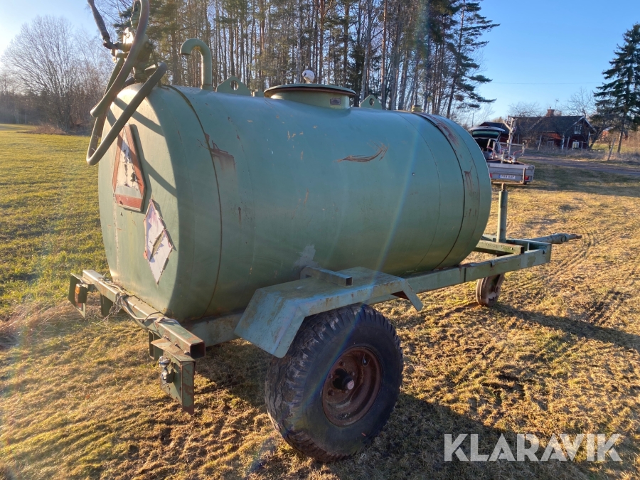 Tankvagn 2m3, Eskilstuna, Klaravik auktioner