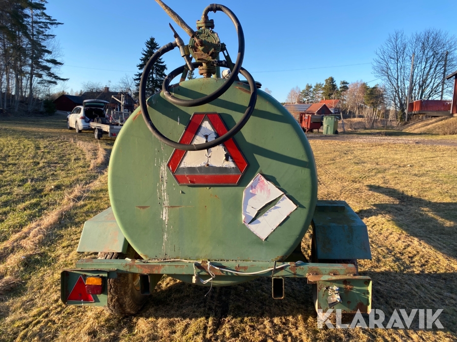 Tankvagn 2m3, Eskilstuna, Klaravik auktioner