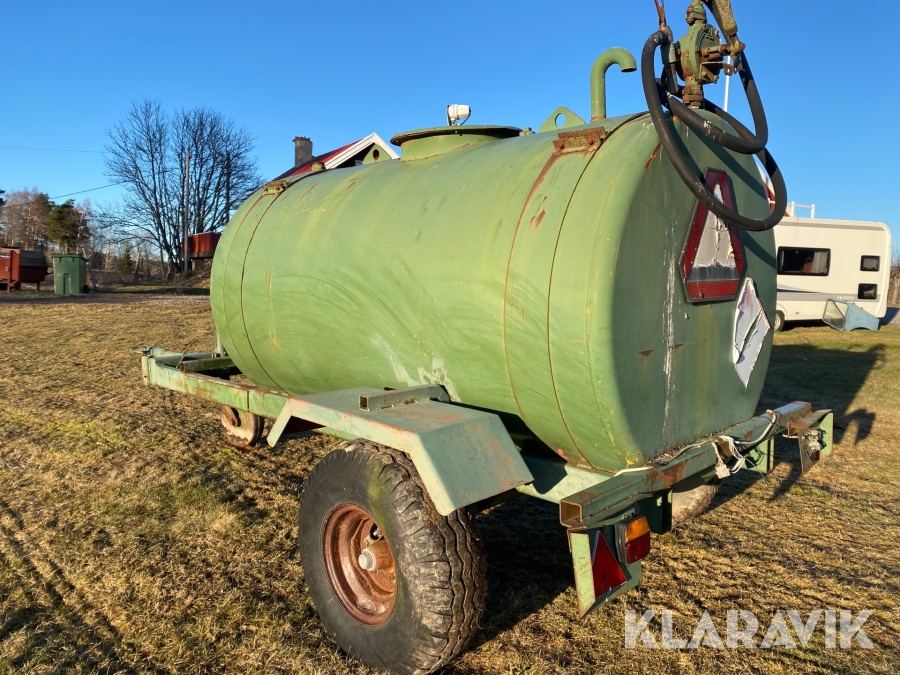 Tankvagn 2m3, Eskilstuna, Klaravik auktioner