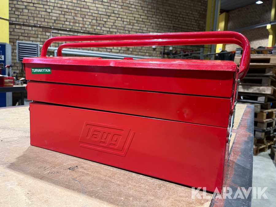 Verktygslåda med plåtslageriverktyg, Finspång, Klaravik aukt