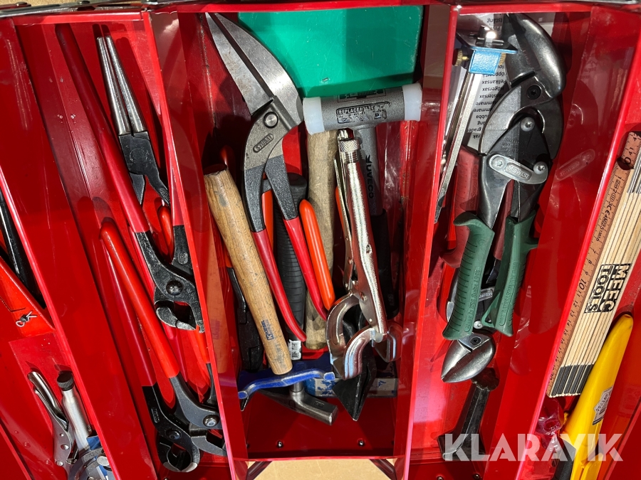 Verktygslåda med plåtslageriverktyg, Finspång, Klaravik aukt