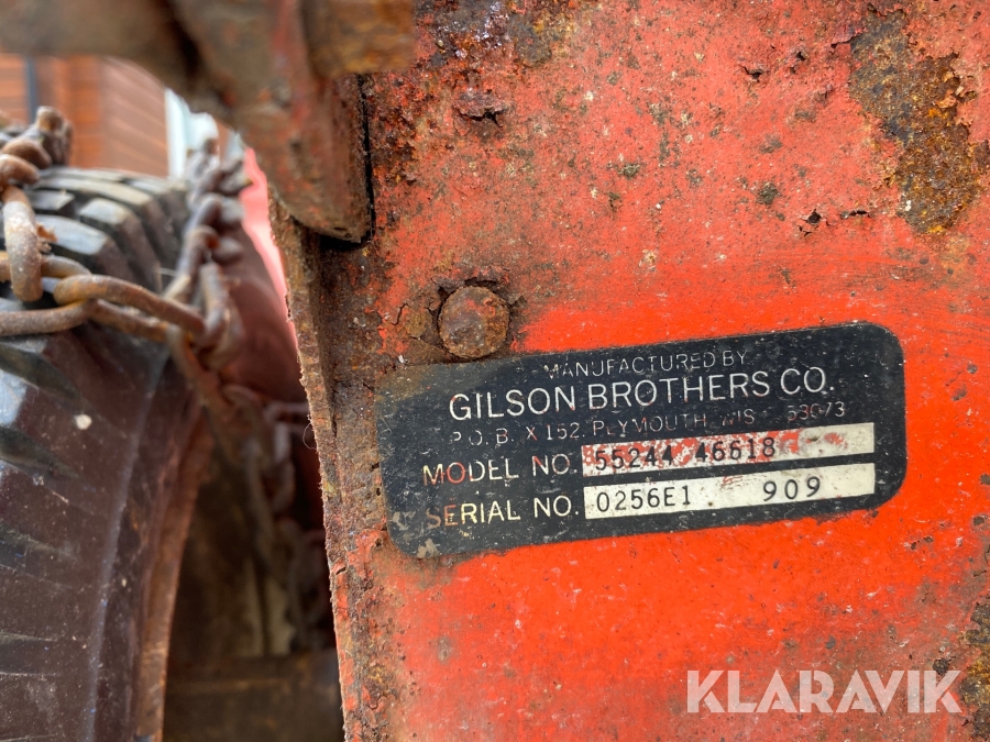 Klaravik Auktioner | Snöslunga Gilson brothers