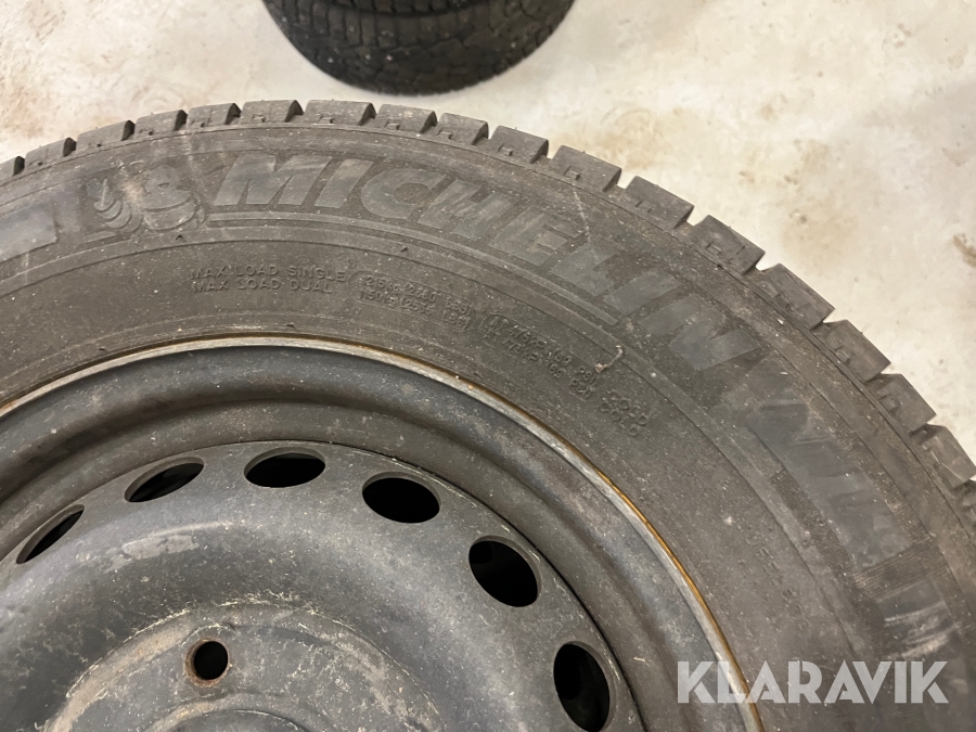 Däck Michelin 235/65 R16c, Örebro, Klaravik auktioner