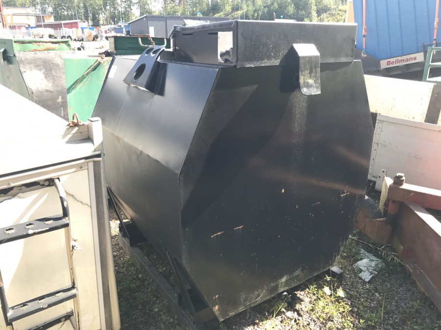 Klaravik Auktioner | Dieseltank 1600 liter