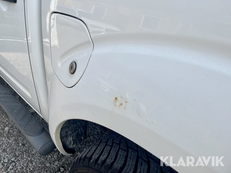 Pickup Nissan Navara, Uddevalla, Klaravik auktioner