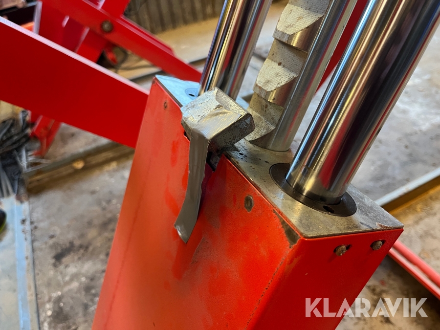 Saxlyft Pela EE-6501, Skinnskatteberg, Klaravik auktioner