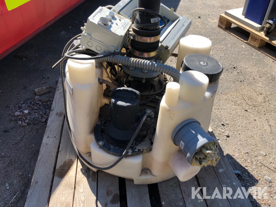 Klaravik Auktioner | Spillvattenpump Sanimat 1001/2