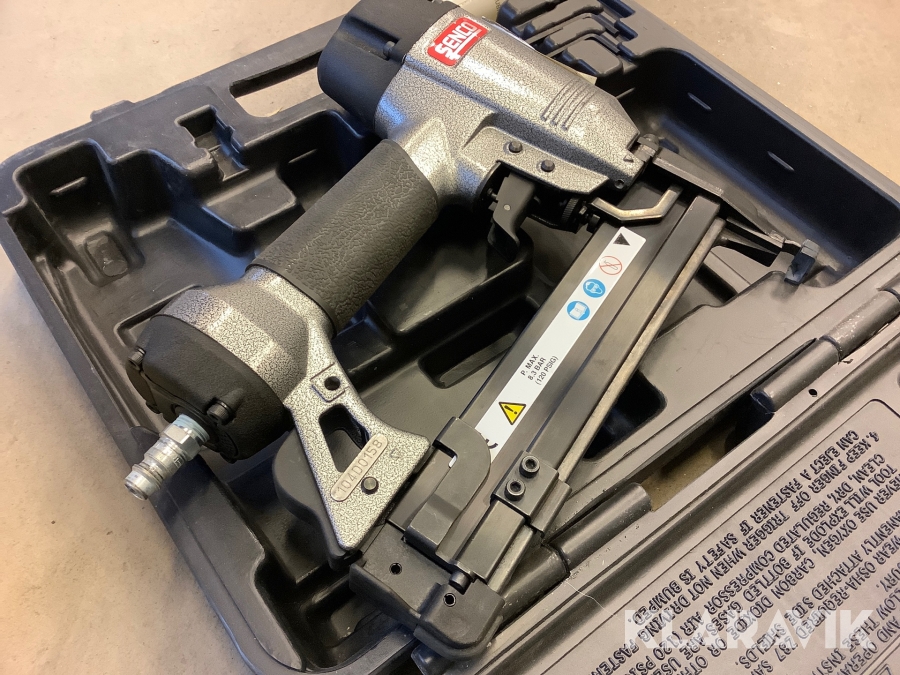 Klaravik Auktioner | Spikpistol Senco SLS18-M Tryckluftsdriven