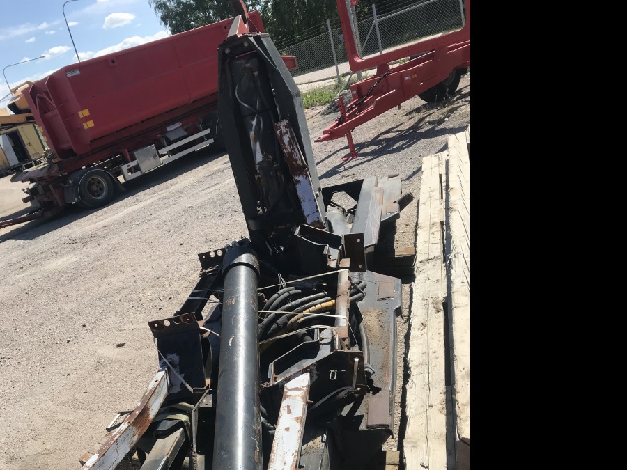 Klaravik Auktioner | Lastväxlare Livab