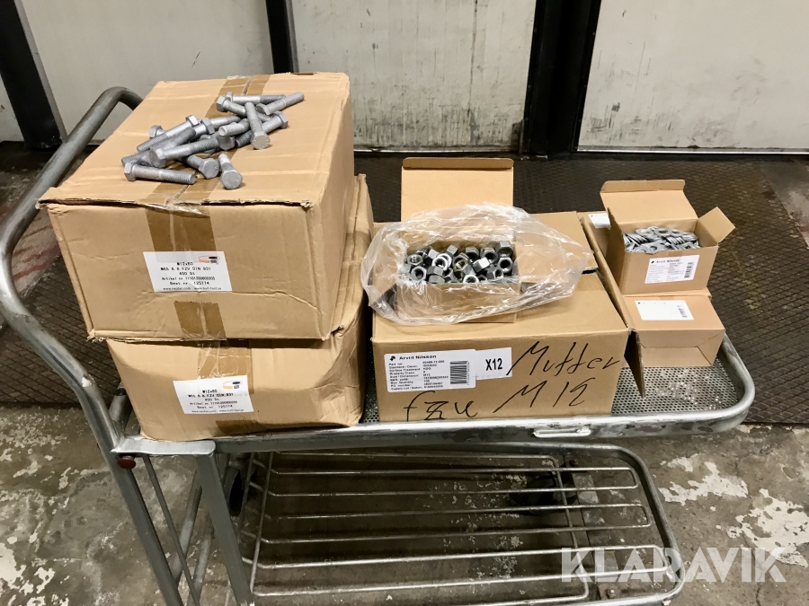 Klaravik Auktioner | Bult / mutter samt brickor varmförzinkat M12