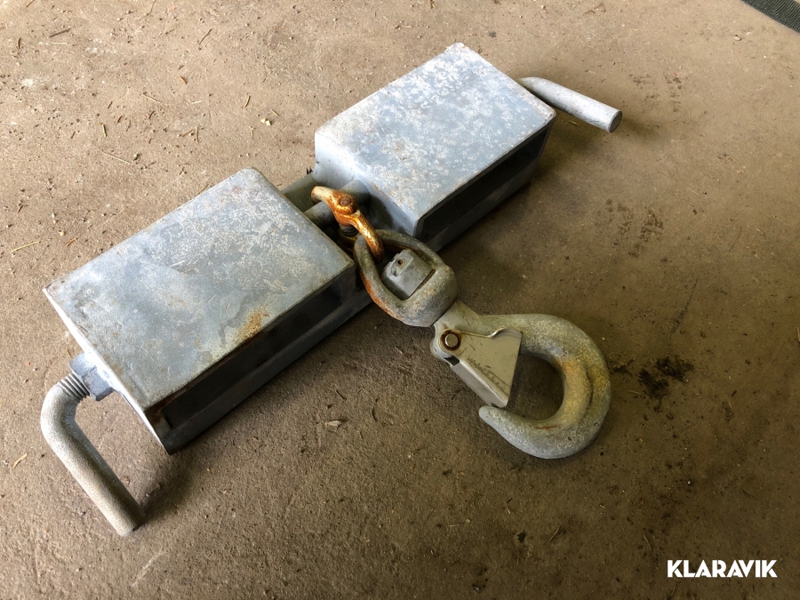 Klaravik Auktioner | Lyftanordning till gafflar