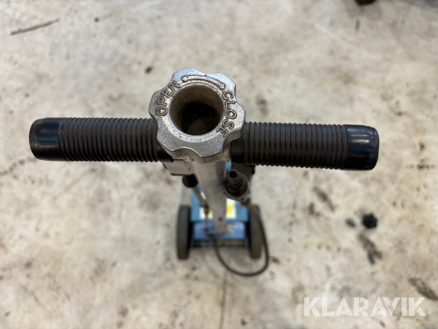 Domkraft med tryckluft 20 ton Omega A0702, Göteborg, Klaravi