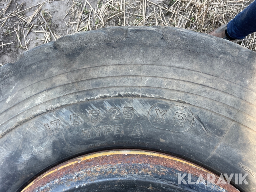 Däck med fälg Michelin, Sölvesborg, Klaravik auktioner