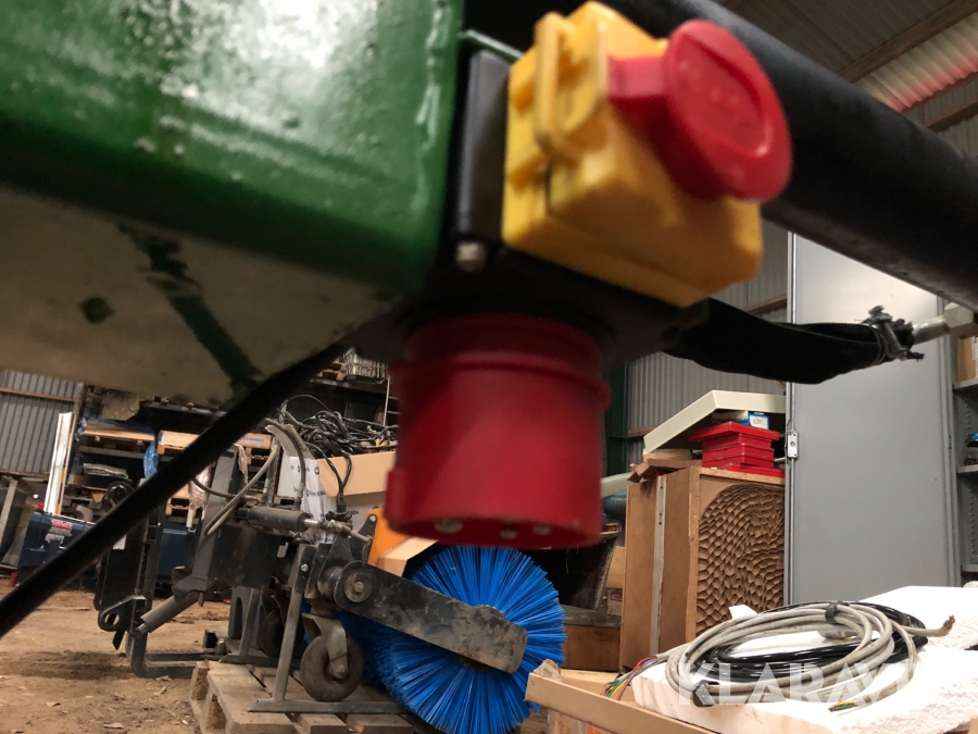 Klaravik Auktioner | Vedklyv Kellfri HK777