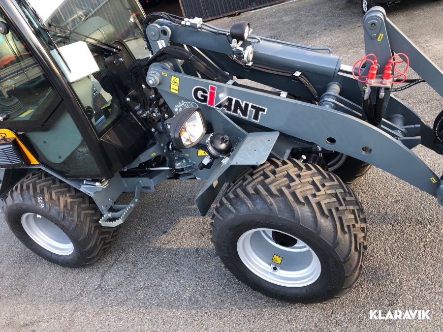 Lastmaskin Giant V452T HD X-tra Inkl gafflar och skopa, demomaskin