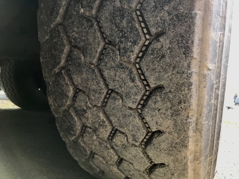 Lastbilssläp 3-axlat Briab