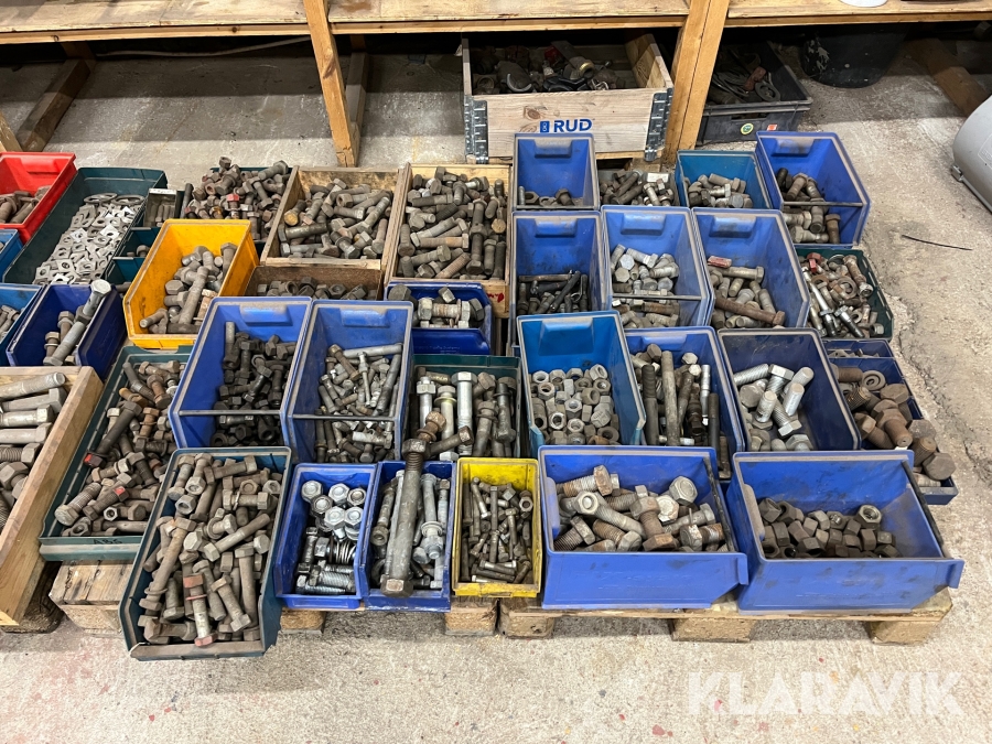 Parti med bult och mutter, Östhammar, Klaravik auktioner