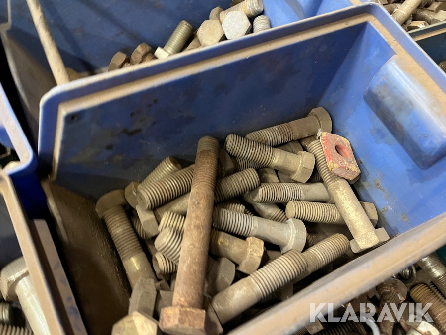 Parti med bult och mutter, Östhammar, Klaravik auktioner