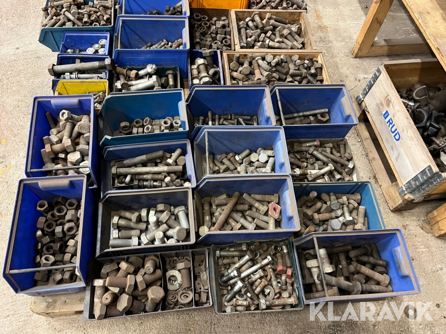 Parti med bult och mutter, Östhammar, Klaravik auktioner