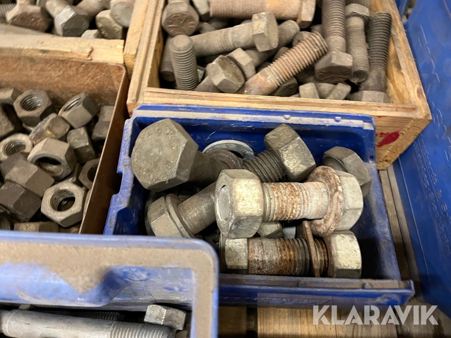 Parti med bult och mutter, Östhammar, Klaravik auktioner