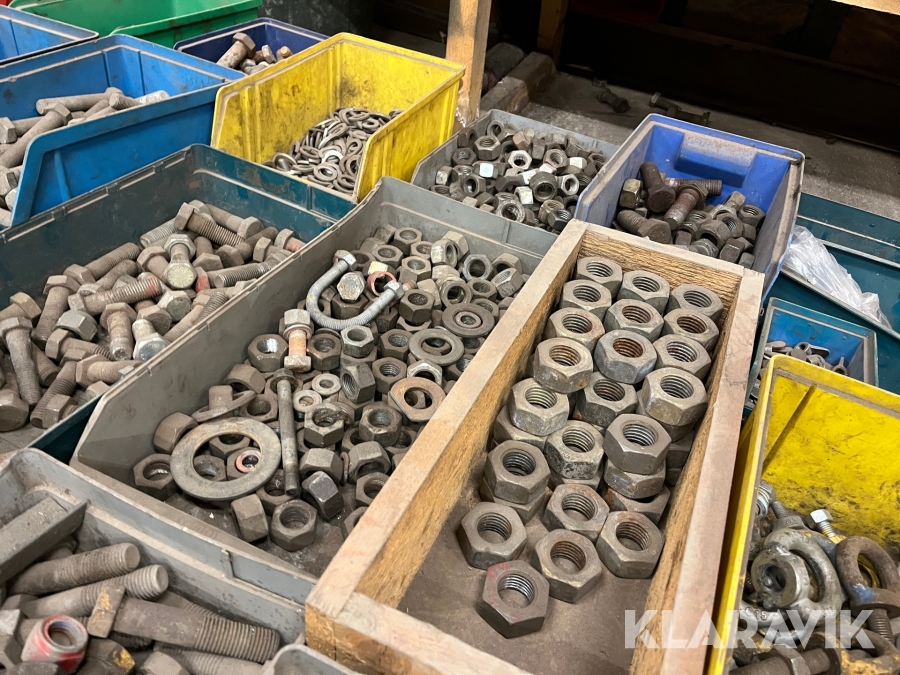 Parti med bult och mutter, Östhammar, Klaravik auktioner