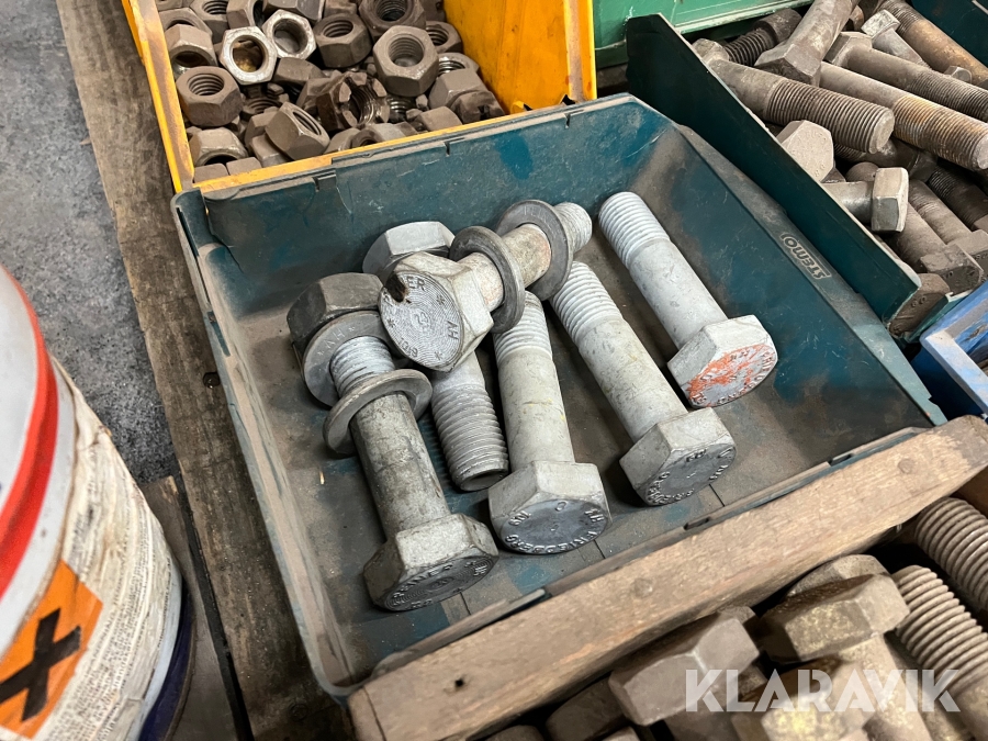 Parti med bult och mutter, Östhammar, Klaravik auktioner