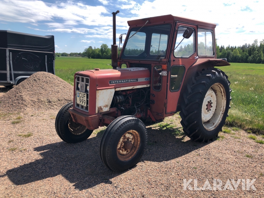 Traktor INTERNATIONAL 474