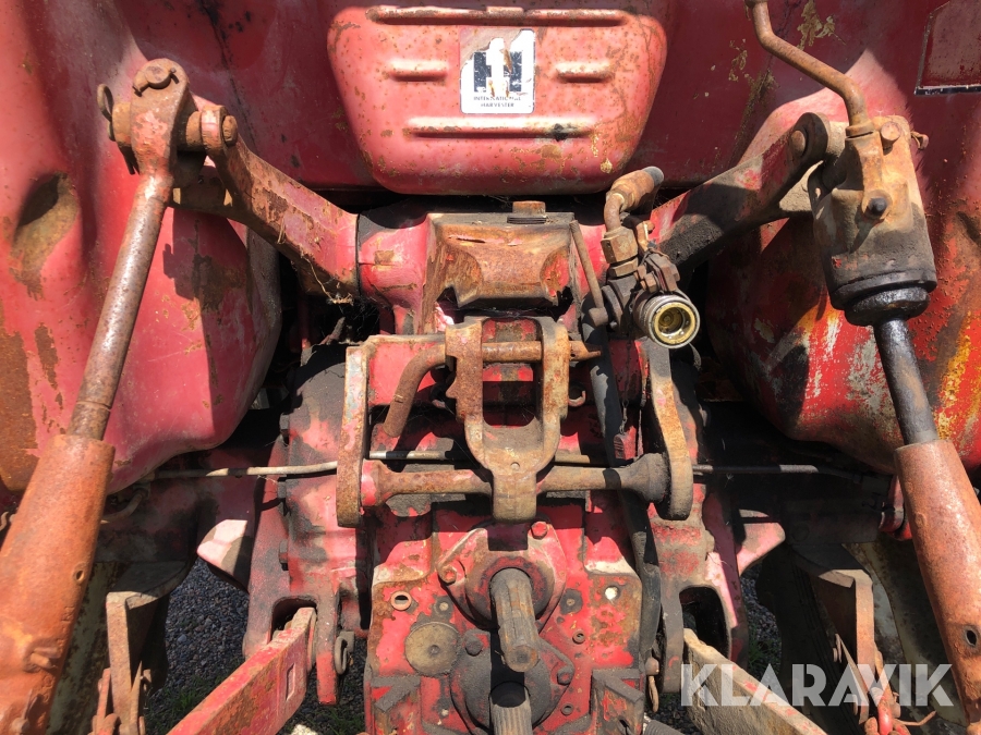 Traktor INTERNATIONAL 474