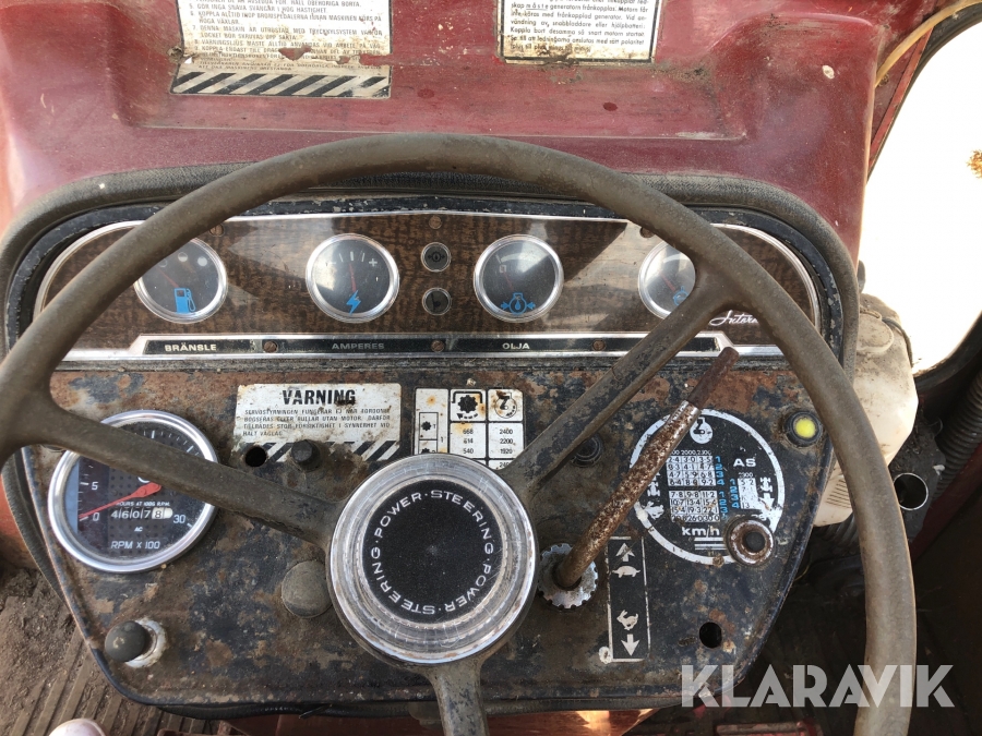 Traktor INTERNATIONAL 474