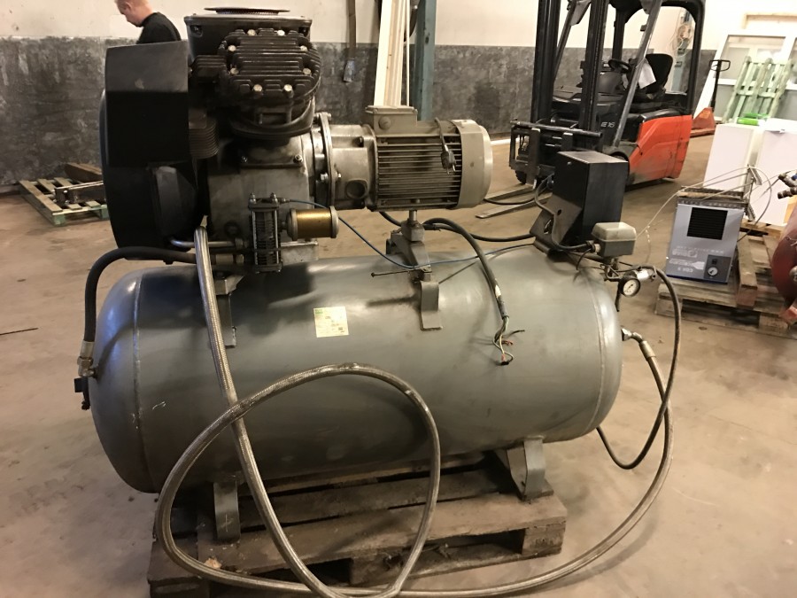 Kompressor med tank