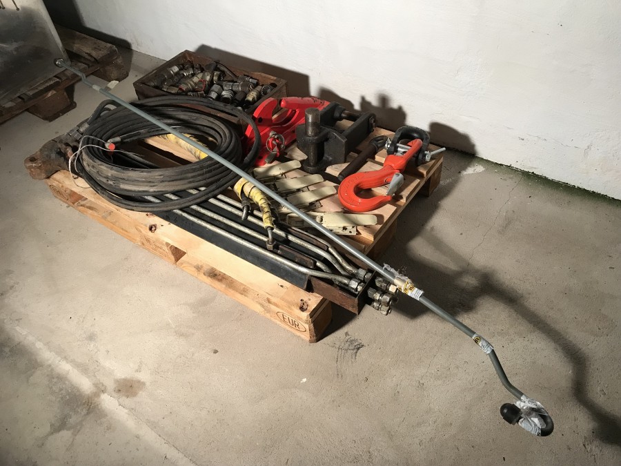 Klaravik Auktioner | Delar till Kran, Palfinger