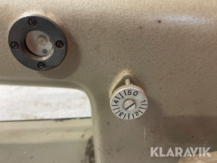 Industrisymaskin Brother DB2-B755, Falkenberg, Klaravik aukt