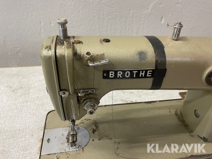 Industrisymaskin Brother DB2-B755, Falkenberg, Klaravik aukt