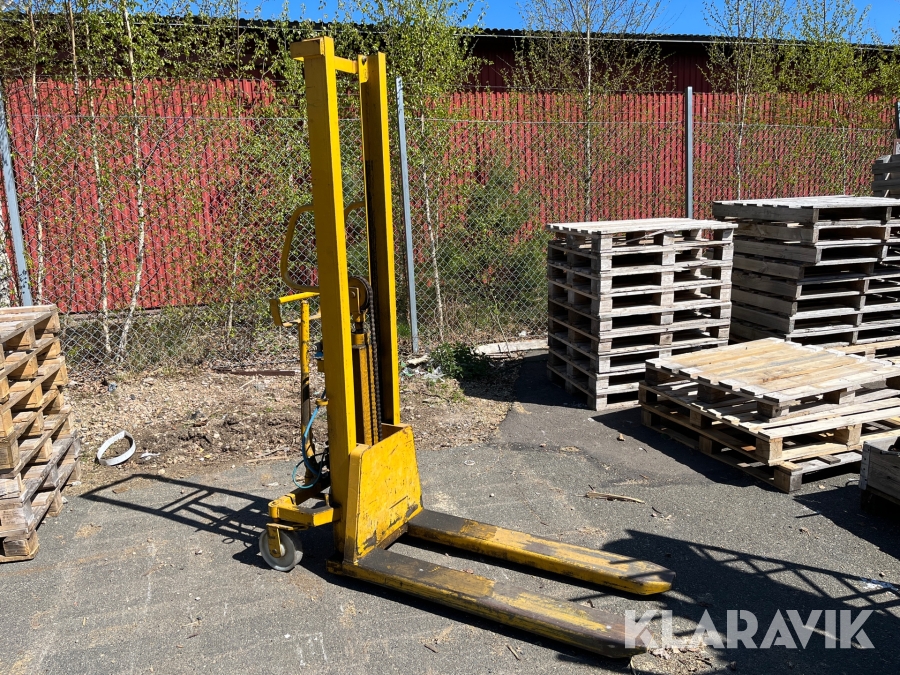 Stapeltruck, Osby, Klaravik auktioner