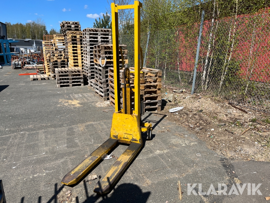 Stapeltruck, Osby, Klaravik auktioner