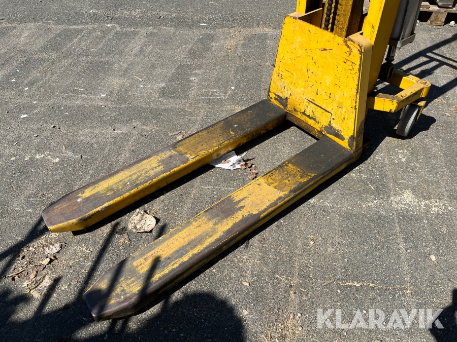 Stapeltruck, Osby, Klaravik auktioner