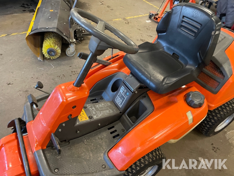 Gräsklippare Husqvarna R216 AWD, Kramfors, Klaravik auktione