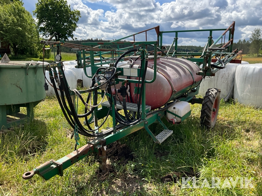Växtskyddsspruta Moteska 1500l 16m, Gnesta, Klaravik auktion