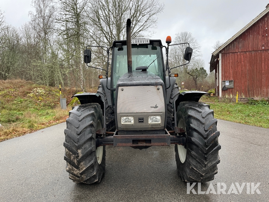 Traktor Valtra Valmet 8450, Hultsfred, Klaravik auktioner