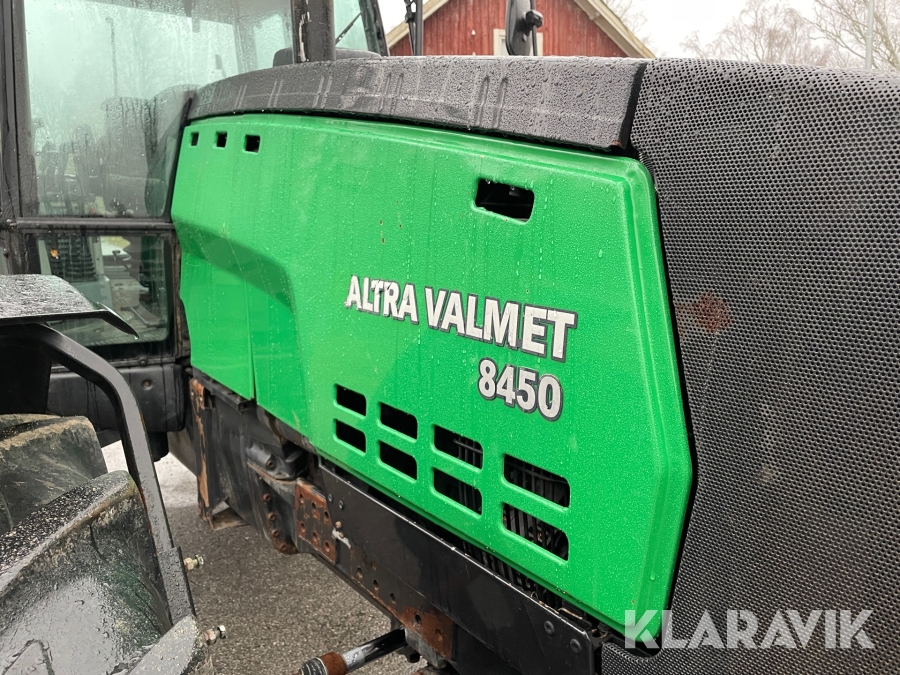 Traktor Valtra Valmet 8450, Hultsfred, Klaravik auktioner